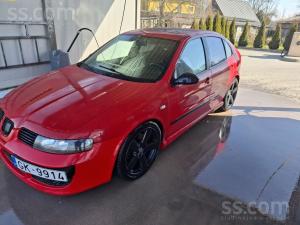Sarkans SEAT Leon 2000 Saldus, ar dzinēja tilpumu 1.80 L un nobraukumu 0 tūkst. km par 1300 €, foto  vietnē AUTOMOTO.COM.LV