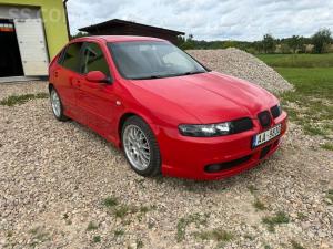 Red SEAT Leon 2002 in Riga, with an engine capacity of 1.90 L and mileage of 444 thousand km for 1700 €, photo  on AUTOMOTO.COM.LV