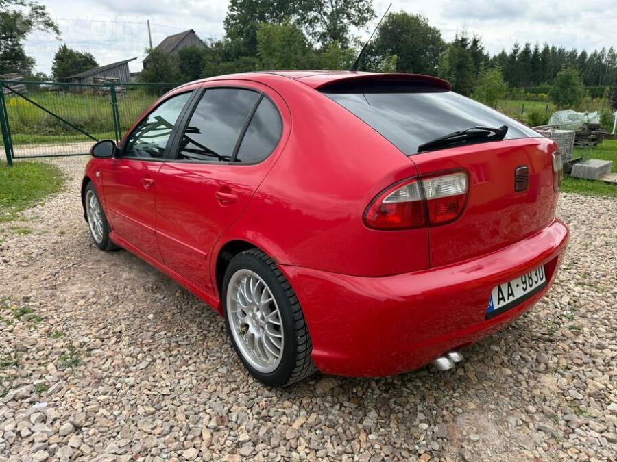 Red SEAT Leon 2002 in Riga, with an engine capacity of 1.90 L and mileage of 444 thousand km for 1700 €, photo 5 on AUTOMOTO.COM.LV