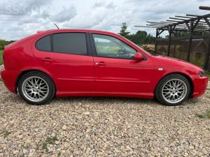 Red SEAT Leon 2002 in Riga, with an engine capacity of 1.90 L and mileage of 444 thousand km for 1700 €, photo 9 on AUTOMOTO.COM.LV
