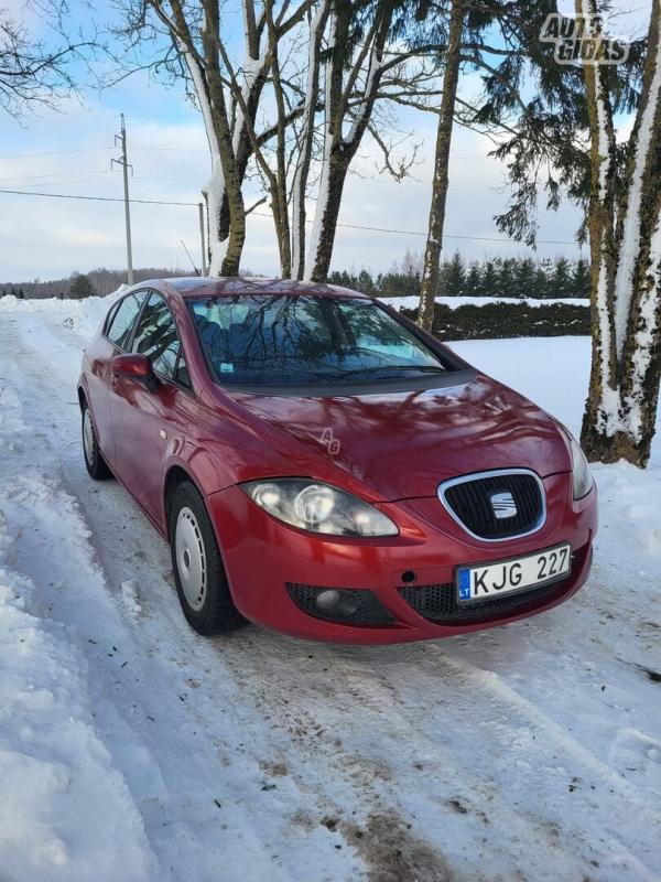Red SEAT Leon 2005 in Gargzdai, with an engine capacity of 1.90 L and mileage of 288 thousand km for 1500 €, photo 1 on AUTOMOTO.COM.LV