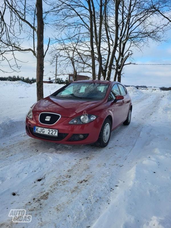 Red SEAT Leon 2005 in Gargzdai, with an engine capacity of 1.90 L and mileage of 288 thousand km for 1500 €, photo 2 on AUTOMOTO.COM.LV