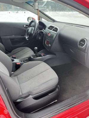 Red SEAT Leon 2005 in Vilnius, with an engine capacity of 1.97 L and mileage of 315 thousand km for 1300 €, photo 14 on AUTOMOTO.COM.LV