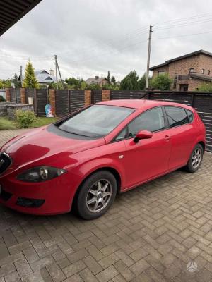 Red SEAT Leon 2005 in Kaunas, with an engine capacity of 1.90 L and mileage of 416 thousand km for 1250 €, photo  on AUTOMOTO.COM.LV