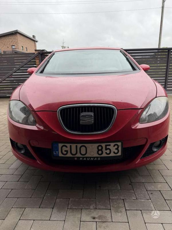 Sarkans SEAT Leon 2005 Kauņa, ar dzinēja tilpumu 1.90 L un nobraukumu 416 tūkst. km par 1250 €, foto 3 vietnē AUTOMOTO.COM.LV