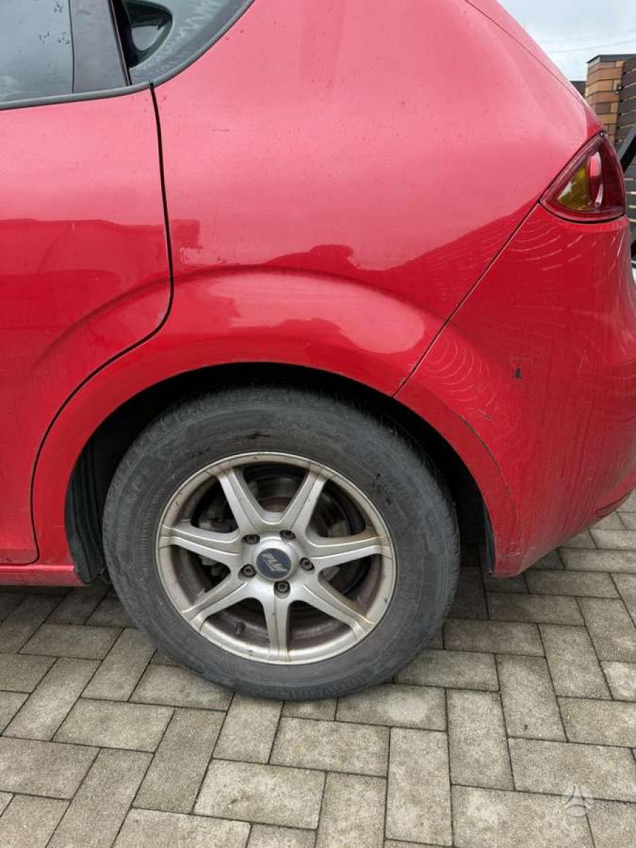 Sarkans SEAT Leon 2005 Kauņa, ar dzinēja tilpumu 1.90 L un nobraukumu 416 tūkst. km par 1250 €, foto 8 vietnē AUTOMOTO.COM.LV