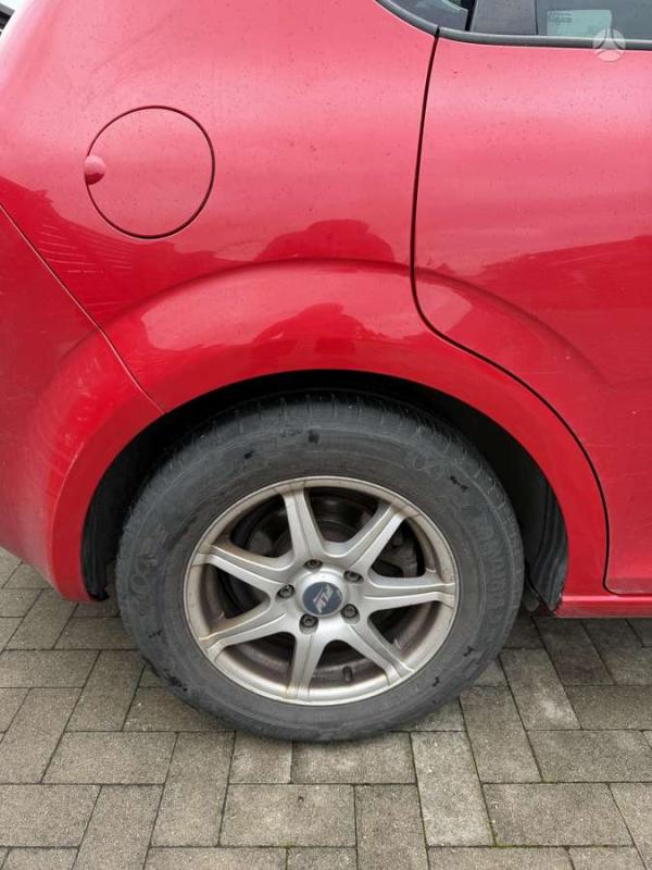 Sarkans SEAT Leon 2005 Kauņa, ar dzinēja tilpumu 1.90 L un nobraukumu 416 tūkst. km par 1250 €, foto 8 vietnē AUTOMOTO.COM.LV