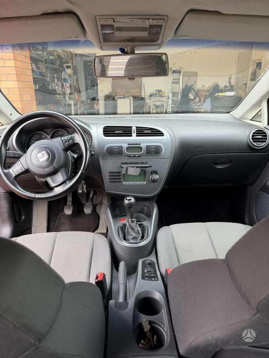 Sarkans SEAT Leon 2005 Kauņa, ar dzinēja tilpumu 1.90 L un nobraukumu 416 tūkst. km par 1250 €, foto 15 vietnē AUTOMOTO.COM.LV