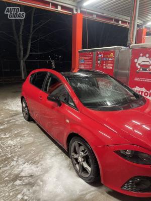 Sarkans SEAT Leon 2006 Šauļi, ar dzinēja tilpumu 2.00 L un nobraukumu 343 tūkst. km par 2000 €, foto 3 vietnē AUTOMOTO.COM.LV