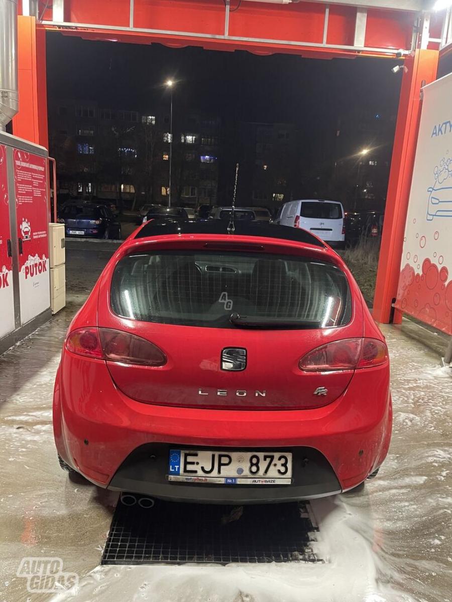 Sarkans SEAT Leon 2006 Šauļi, ar dzinēja tilpumu 2.00 L un nobraukumu 343 tūkst. km par 2000 €, foto 5 vietnē AUTOMOTO.COM.LV