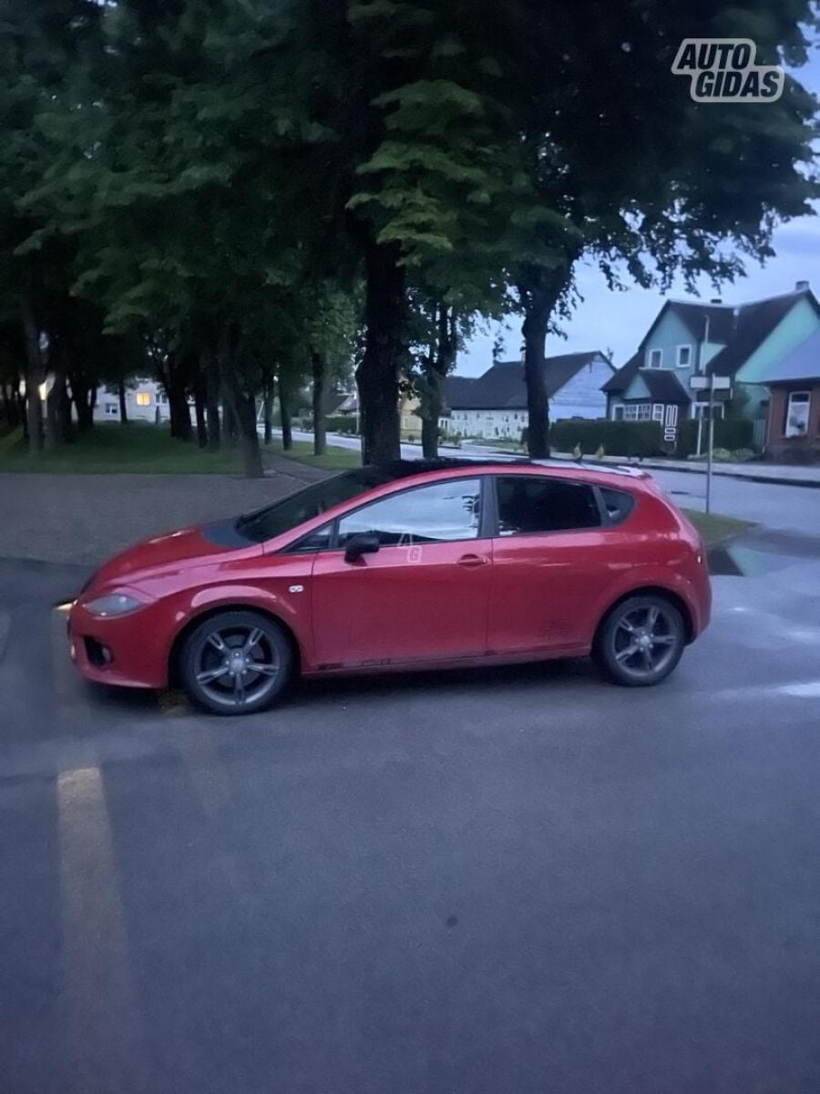 Sarkans SEAT Leon 2006 Šauļi, ar dzinēja tilpumu 2.00 L un nobraukumu 343 tūkst. km par 2000 €, foto 7 vietnē AUTOMOTO.COM.LV