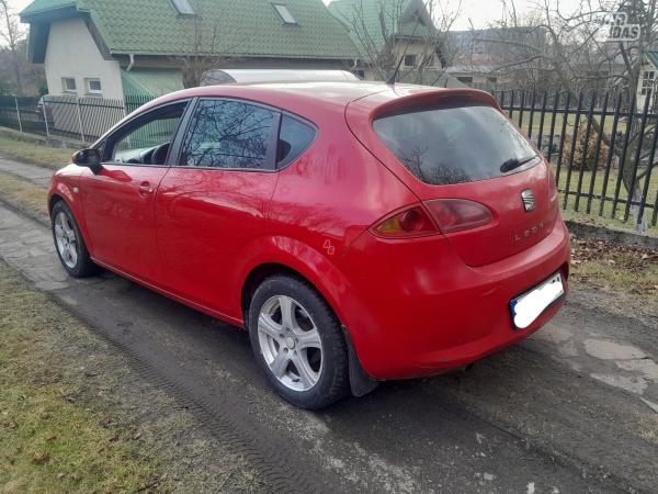 Sarkans SEAT Leon 2006 Marijampole, ar dzinēja tilpumu 1.90 L un nobraukumu 338 tūkst. km par 1150 €, foto 4 vietnē AUTOMOTO.COM.LV