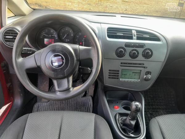 Sarkans SEAT Leon 2006 Marijampole, ar dzinēja tilpumu 1.90 L un nobraukumu 338 tūkst. km par 1150 €, foto 7 vietnē AUTOMOTO.COM.LV