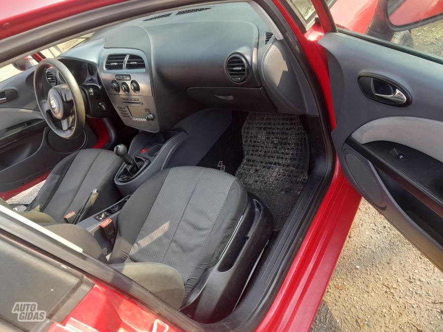 Red SEAT Leon 2006 in Marijampole, with an engine capacity of 1.90 L and mileage of 338 thousand km for 1150 €, photo 10 on AUTOMOTO.COM.LV