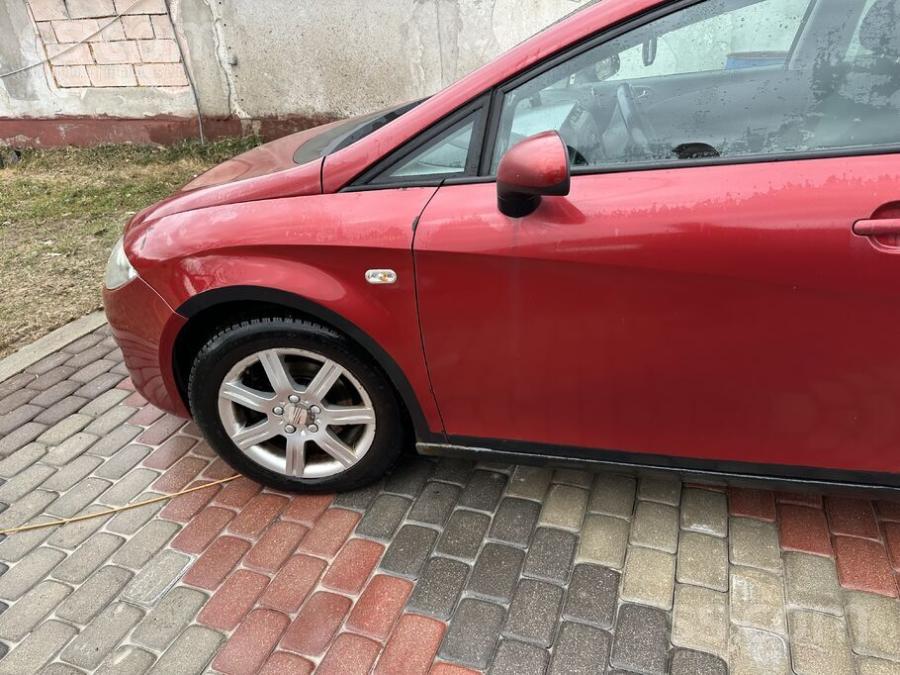 Sarkans SEAT Leon 2006 Rīga, ar dzinēja tilpumu 1.90 L un nobraukumu 447 tūkst. km par 500 €, foto 9 vietnē AUTOMOTO.COM.LV