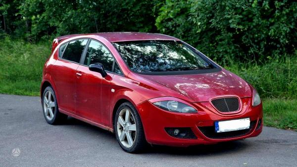 Sarkans SEAT Leon 2006 Viļņa, ar dzinēja tilpumu 1.97 L un nobraukumu 346 tūkst. km par 1490 €, foto 1 vietnē AUTOMOTO.COM.LV