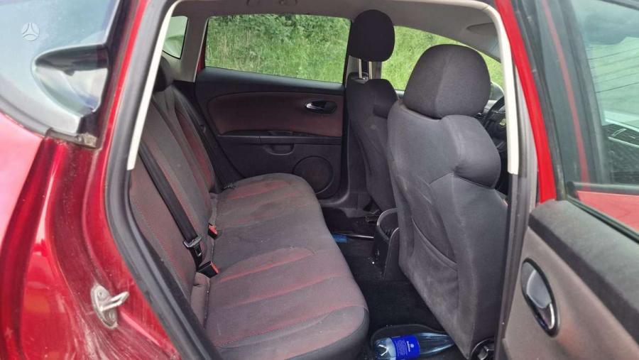 Sarkans SEAT Leon 2006 Viļņa, ar dzinēja tilpumu 1.97 L un nobraukumu 346 tūkst. km par 1490 €, foto 7 vietnē AUTOMOTO.COM.LV