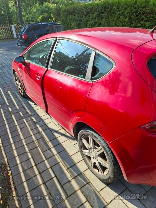 Red SEAT Leon 2006 in Tallinn, with an engine capacity of 1.60 L and mileage of 250 thousand km for 700 €, photo 4 on AUTOMOTO.COM.LV