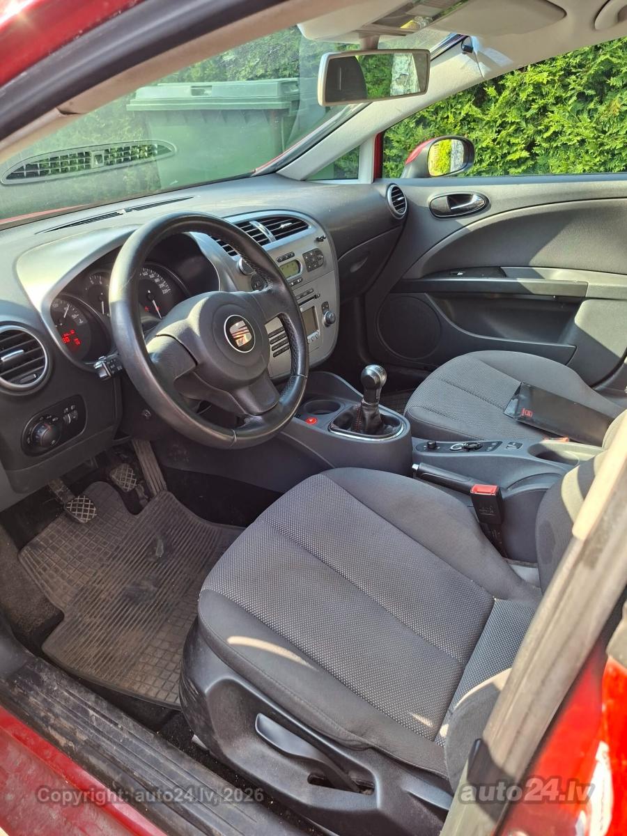 Sarkans SEAT Leon 2006 Tallina, ar dzinēja tilpumu 1.60 L un nobraukumu 250 tūkst. km par 700 €, foto 8 vietnē AUTOMOTO.COM.LV