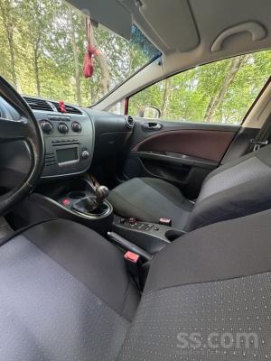Sarkans SEAT Leon 2006 Ogre, ar dzinēja tilpumu 2.00 L un nobraukumu 220 tūkst. km par 1550 €, foto 12 vietnē AUTOMOTO.COM.LV