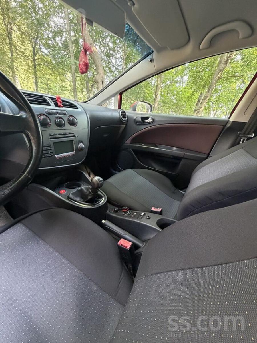 Sarkans SEAT Leon 2006 Ogre, ar dzinēja tilpumu 2.00 L un nobraukumu 220 tūkst. km par 1550 €, foto 12 vietnē AUTOMOTO.COM.LV