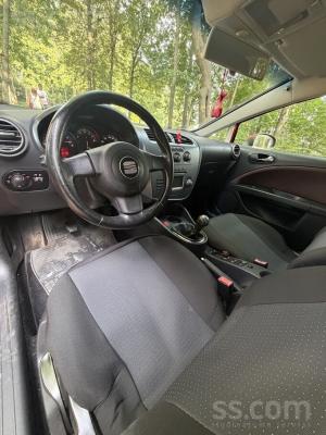 Sarkans SEAT Leon 2006 Ogre, ar dzinēja tilpumu 2.00 L un nobraukumu 220 tūkst. km par 1550 €, foto 13 vietnē AUTOMOTO.COM.LV
