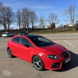 Red SEAT Leon 2007 in Taurage, with an engine capacity of 2.00 L and mileage of 350 thousand km for 2750 €, photo 2 on AUTOMOTO.COM.LV