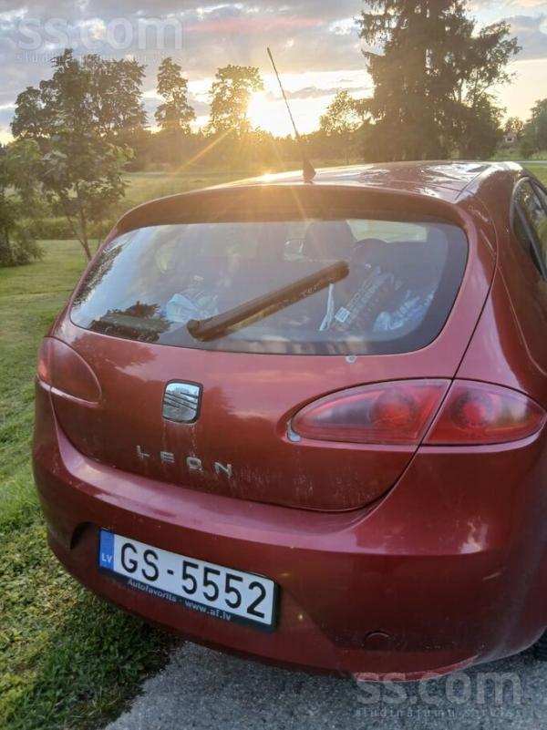 Red SEAT Leon 2007 in Riga, with an engine capacity of 1.90 L and mileage of 285 thousand km for 1350 €, photo 3 on AUTOMOTO.COM.LV