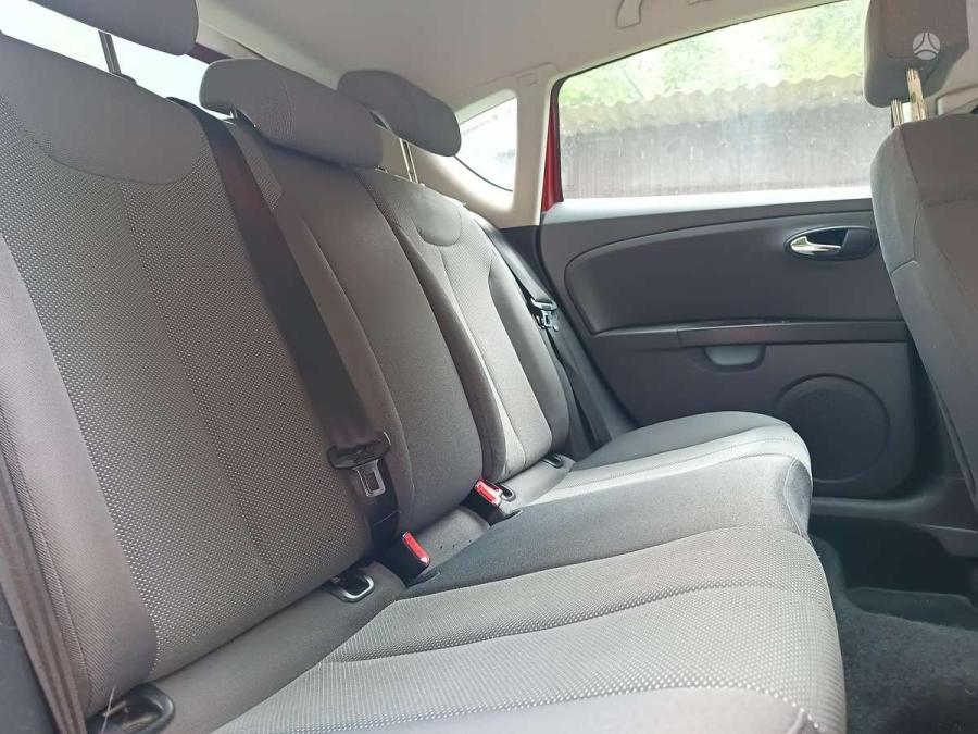 Red SEAT Leon 2008 in Vilnius, with an engine capacity of 1.60 L and mileage of 332 thousand km for 650 €, photo 9 on AUTOMOTO.COM.LV