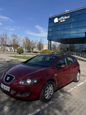 Red SEAT Leon 2008 in Vilnius, with an engine capacity of 1.60 L and mileage of 252 thousand km for 2000 €, photo 5 on AUTOMOTO.COM.LV