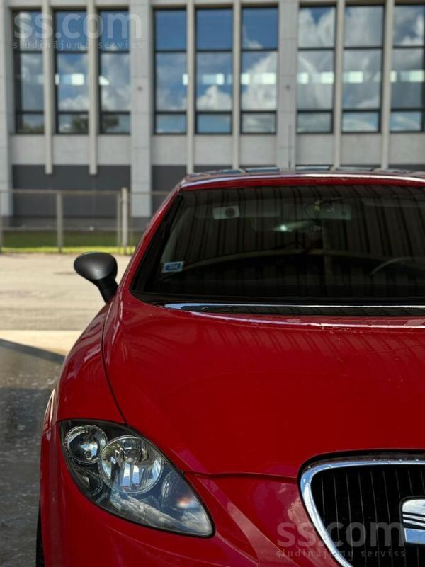 Red SEAT Leon 2008 in Daugavpils, with an engine capacity of 2.00 L and mileage of 289 thousand km for 2400 €, photo 3 on AUTOMOTO.COM.LV