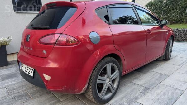 Red SEAT Leon 2008 in Daugavpils, with an engine capacity of 2.00 L and mileage of 289 thousand km for 2400 €, photo 5 on AUTOMOTO.COM.LV