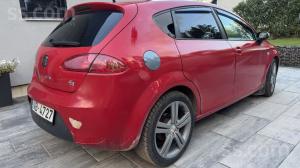 Red SEAT Leon 2008 in Daugavpils, with an engine capacity of 2.00 L and mileage of 289 thousand km for 2400 €, photo 5 on AUTOMOTO.COM.LV