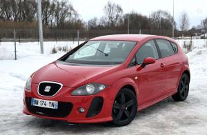 Red SEAT Leon 2009 in Taurage, with an engine capacity of 1.97 L and mileage of 298 thousand km for 3800 €, photo 5 on AUTOMOTO.COM.LV