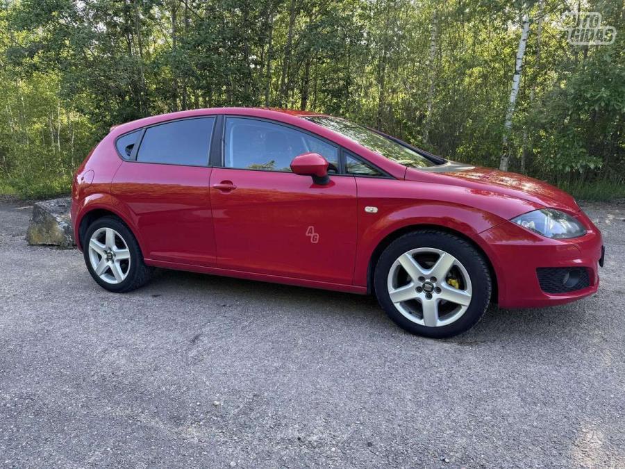 Sarkans SEAT Leon 2010 Kauņa, ar dzinēja tilpumu 1.60 L un nobraukumu 258 tūkst. km par 2200 €, foto 5 vietnē AUTOMOTO.COM.LV