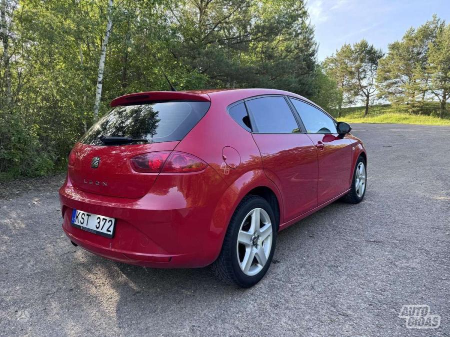 Sarkans SEAT Leon 2010 Kauņa, ar dzinēja tilpumu 1.60 L un nobraukumu 258 tūkst. km par 2200 €, foto 6 vietnē AUTOMOTO.COM.LV