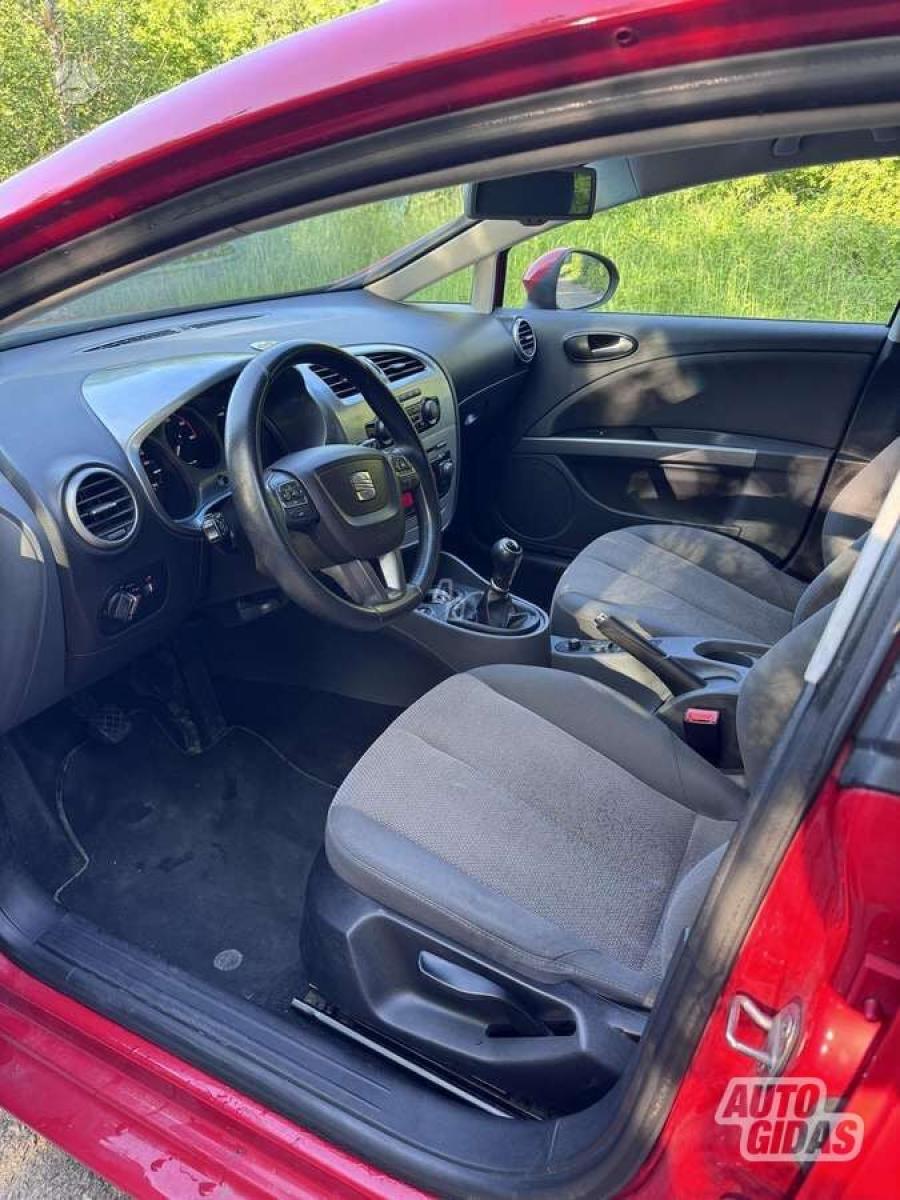 Sarkans SEAT Leon 2010 Kauņa, ar dzinēja tilpumu 1.60 L un nobraukumu 258 tūkst. km par 2200 €, foto 15 vietnē AUTOMOTO.COM.LV