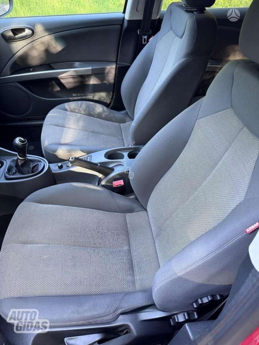 Sarkans SEAT Leon 2010 Kauņa, ar dzinēja tilpumu 1.60 L un nobraukumu 258 tūkst. km par 2200 €, foto 17 vietnē AUTOMOTO.COM.LV