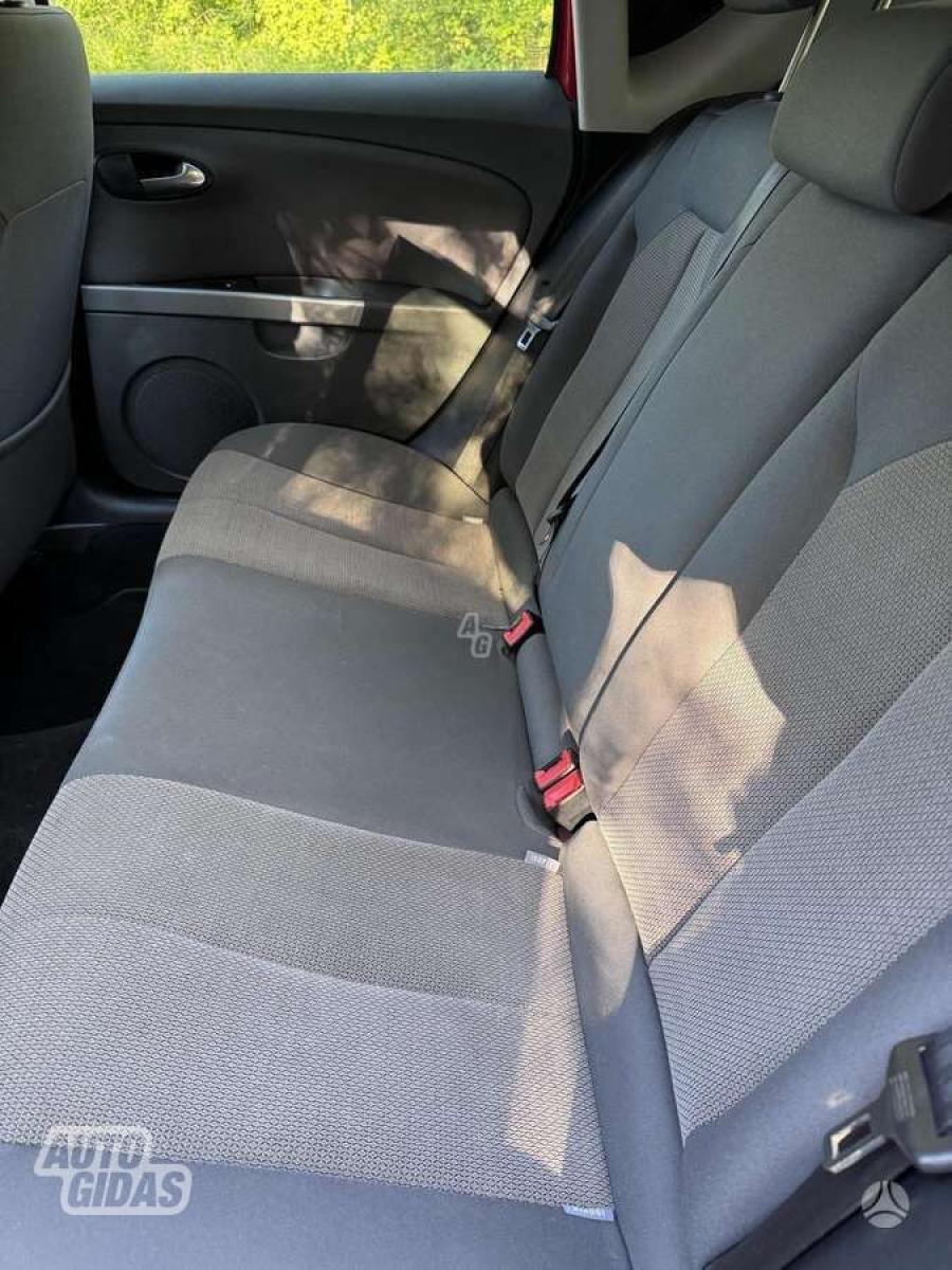 Sarkans SEAT Leon 2010 Kauņa, ar dzinēja tilpumu 1.60 L un nobraukumu 258 tūkst. km par 2200 €, foto 19 vietnē AUTOMOTO.COM.LV