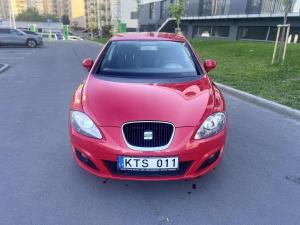 Red SEAT Leon 2010 in Vilnius, with an engine capacity of 1.90 L and mileage of 187 thousand km for 2400 €, photo 3 on AUTOMOTO.COM.LV