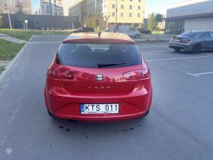 Red SEAT Leon 2010 in Vilnius, with an engine capacity of 1.90 L and mileage of 187 thousand km for 2400 €, photo 7 on AUTOMOTO.COM.LV