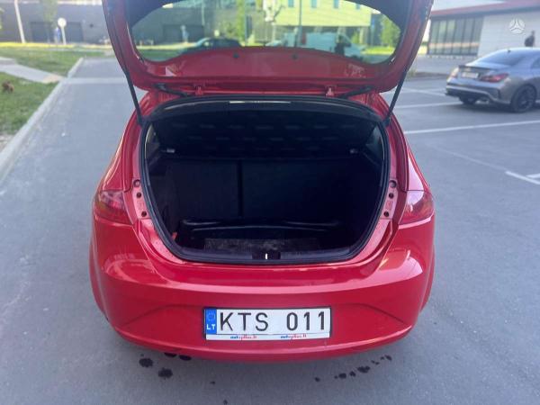 Sarkans SEAT Leon 2010 Viļņa, ar dzinēja tilpumu 1.90 L un nobraukumu 187 tūkst. km par 2400 €, foto 9 vietnē AUTOMOTO.COM.LV