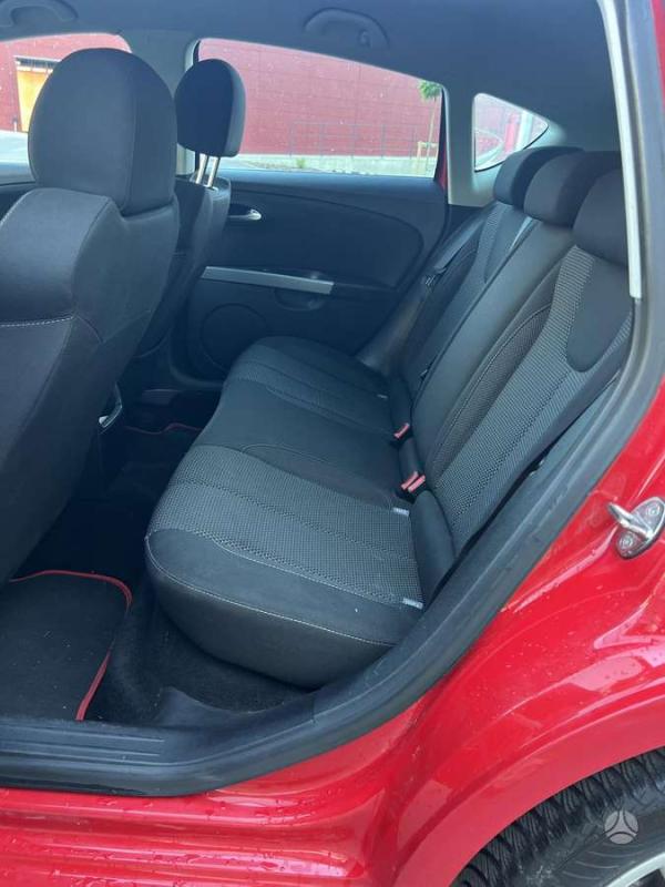 Sarkans SEAT Leon 2010 Viļņa, ar dzinēja tilpumu 1.90 L un nobraukumu 187 tūkst. km par 2400 €, foto 10 vietnē AUTOMOTO.COM.LV