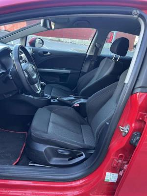 Red SEAT Leon 2010 in Vilnius, with an engine capacity of 1.90 L and mileage of 187 thousand km for 2400 €, photo 14 on AUTOMOTO.COM.LV