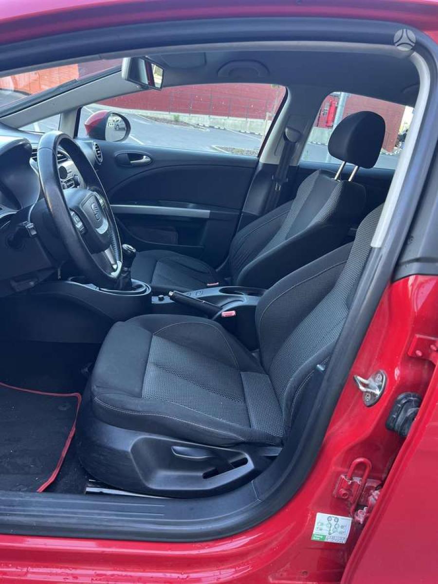 Red SEAT Leon 2010 in Vilnius, with an engine capacity of 1.90 L and mileage of 187 thousand km for 2400 €, photo 14 on AUTOMOTO.COM.LV