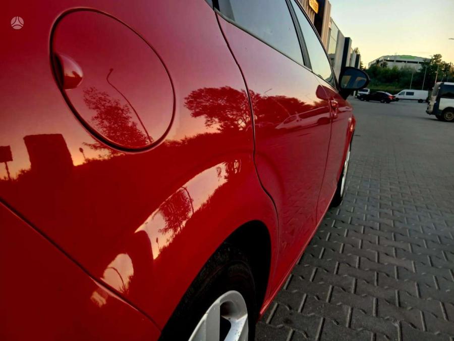 Red SEAT Leon 2010 in Vilnius, with an engine capacity of 1.60 L and mileage of 257 thousand km for 1800 €, photo 10 on AUTOMOTO.COM.LV