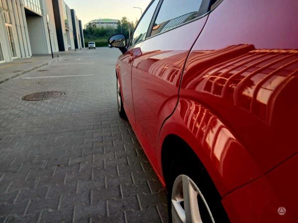 Red SEAT Leon 2010 in Vilnius, with an engine capacity of 1.60 L and mileage of 257 thousand km for 1800 €, photo 10 on AUTOMOTO.COM.LV