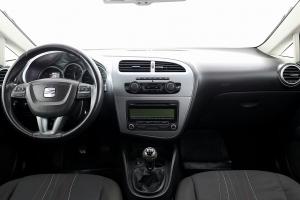 Red SEAT Leon 2011 in Tallinn, with an engine capacity of 1.60 L and mileage of 189 thousand km for 2399 €, photo 14 on AUTOMOTO.COM.LV