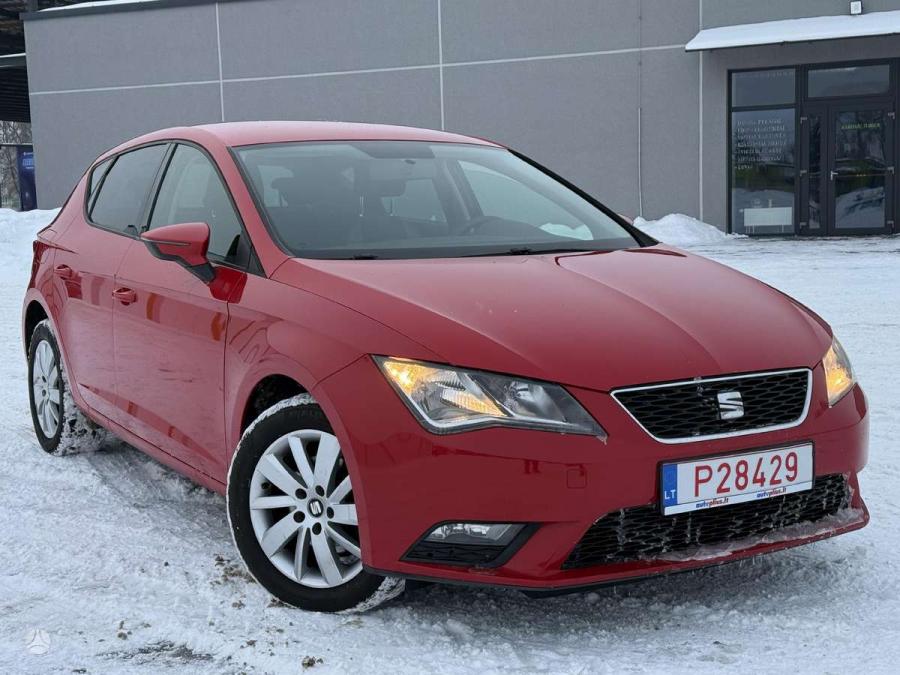 Red SEAT Leon 2013 in Raseiniai, with an engine capacity of 1.60 L and mileage of 287 thousand km for 4999 €, photo 1 on AUTOMOTO.COM.LV