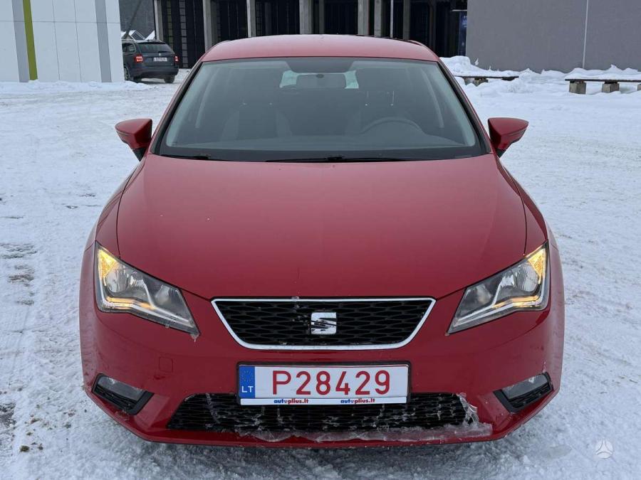 Red SEAT Leon 2013 in Raseiniai, with an engine capacity of 1.60 L and mileage of 287 thousand km for 4999 €, photo 8 on AUTOMOTO.COM.LV